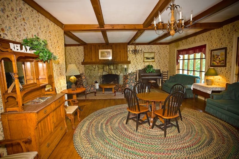 New York Inn - Places to Stay in the Catskills | Winter Clove Inn