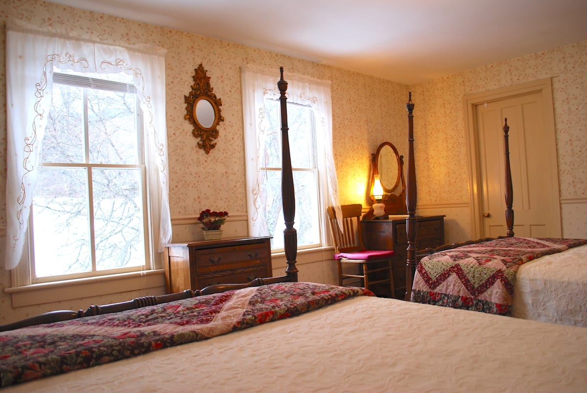 New York Inn - Places to Stay in the Catskills | Winter Clove Inn