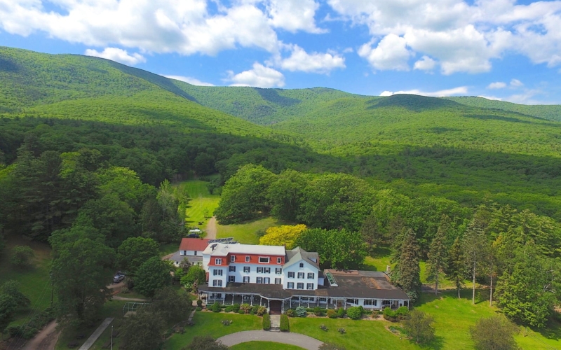 Upstate New York Spring Destinations - Winter Clove Inn